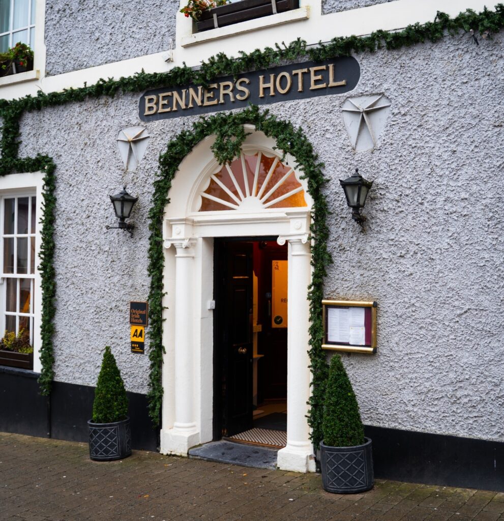 Gratuity Policy | Hotels in Dingle Ireland | 3* Dingle Benners